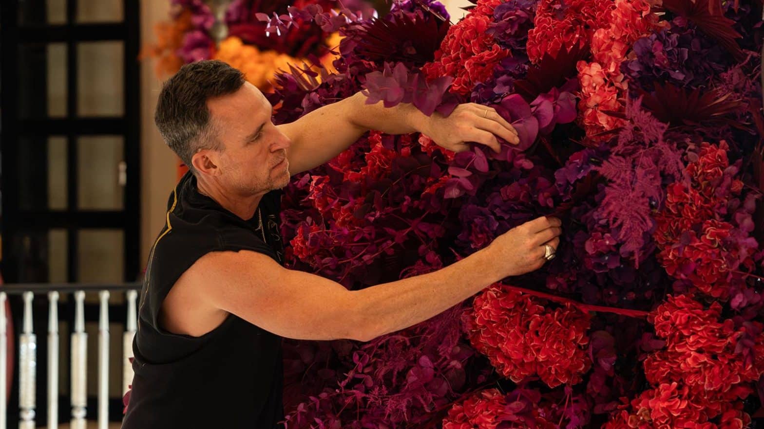 How Jeff Leatham's flower art redefines the luxury experience - Esquire ...